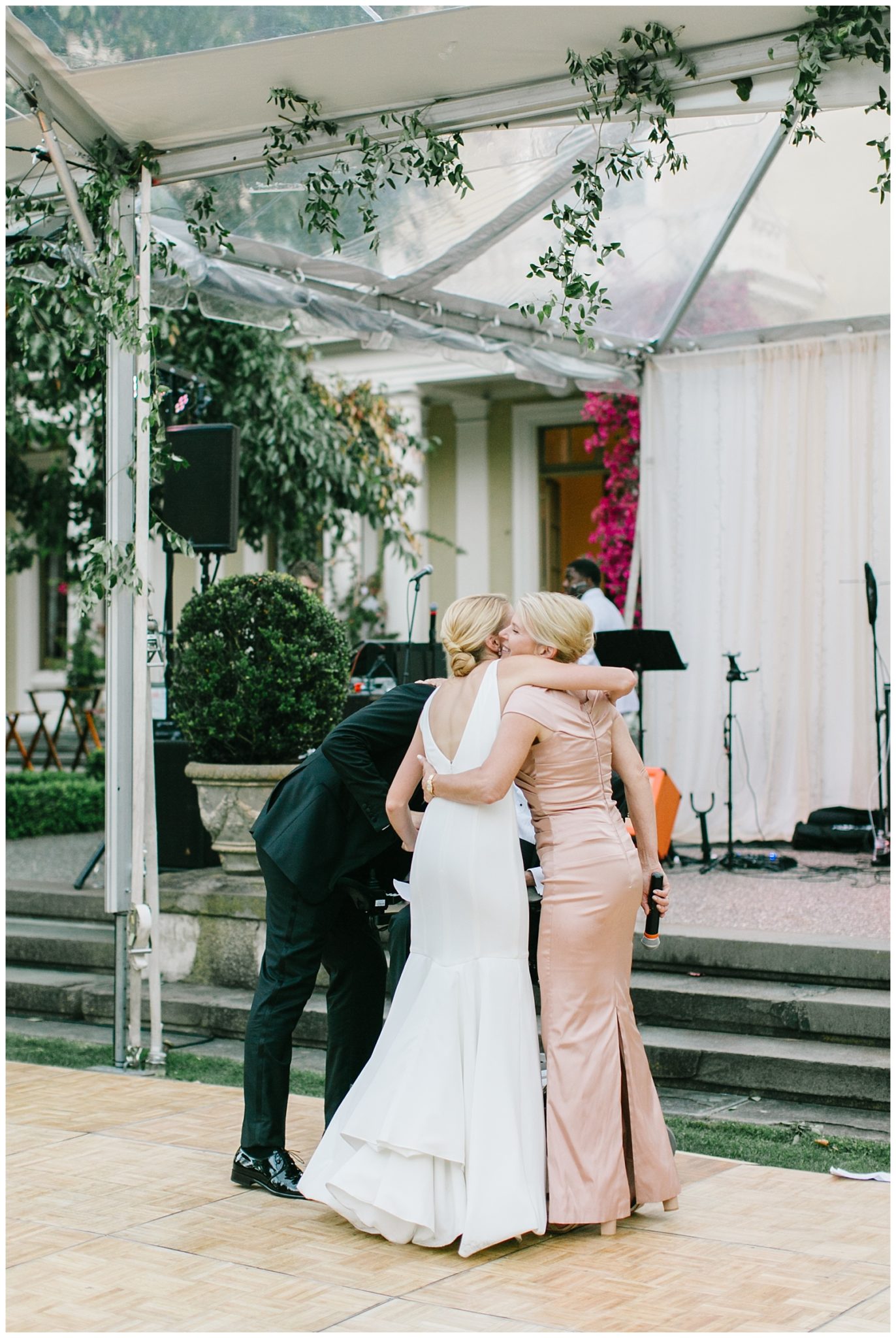 Classically Elegant Wedding in Hillsborough - adrianaklas.com